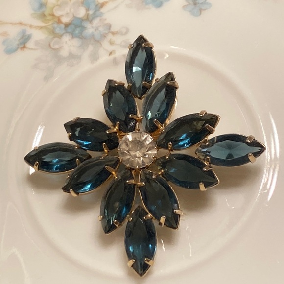 Jewelry | Vintage Navy Blue Rhinestone Brooch Wa Clear Rhinestone ...